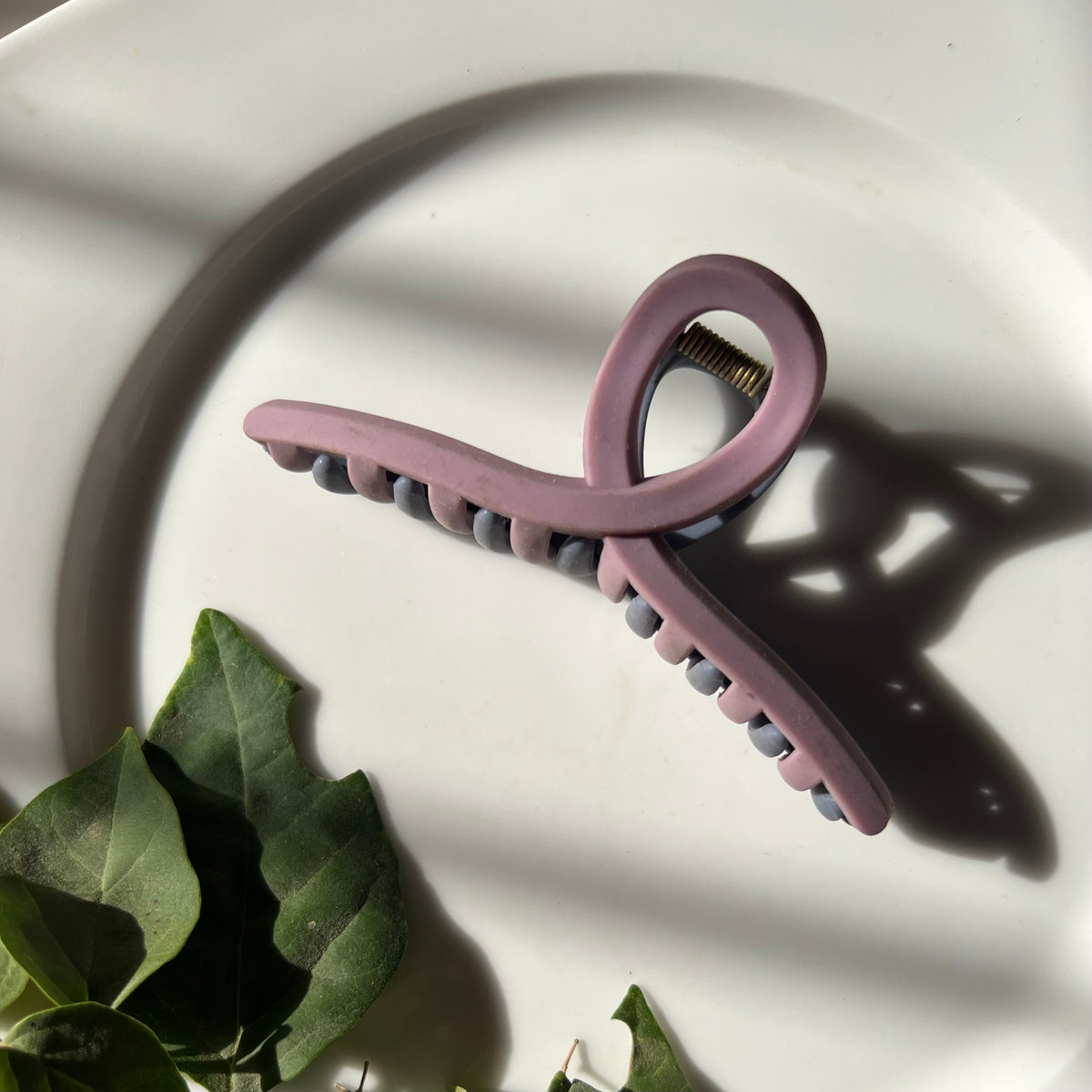 Lilac matte claw clip – Misoki