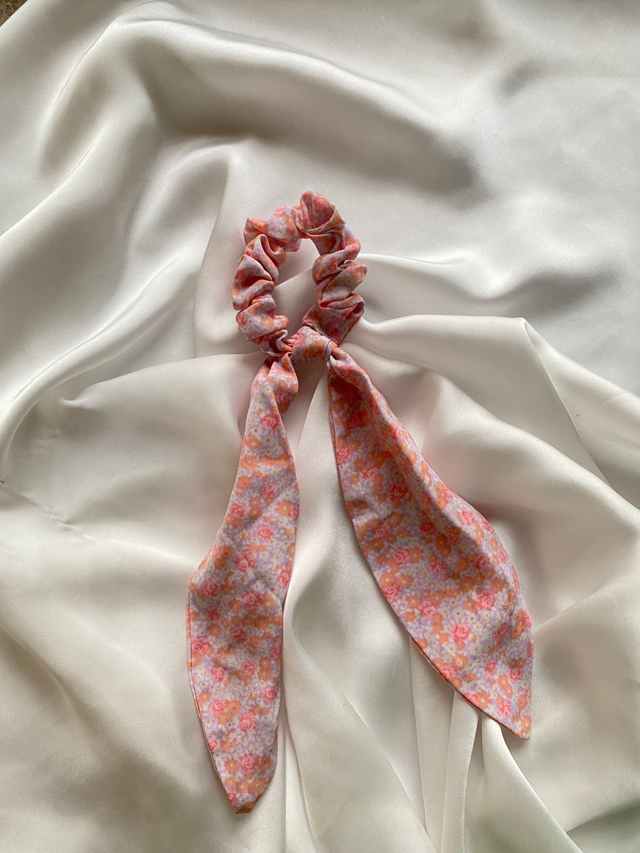 Barbie pink tail scrunchie – Misoki