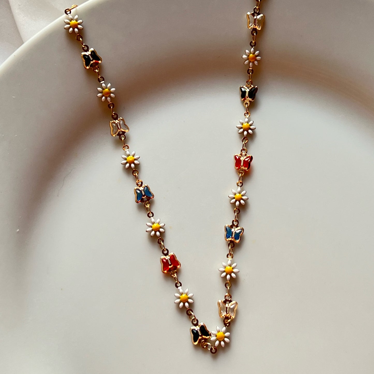 Dainty butterfly necklace – Misoki