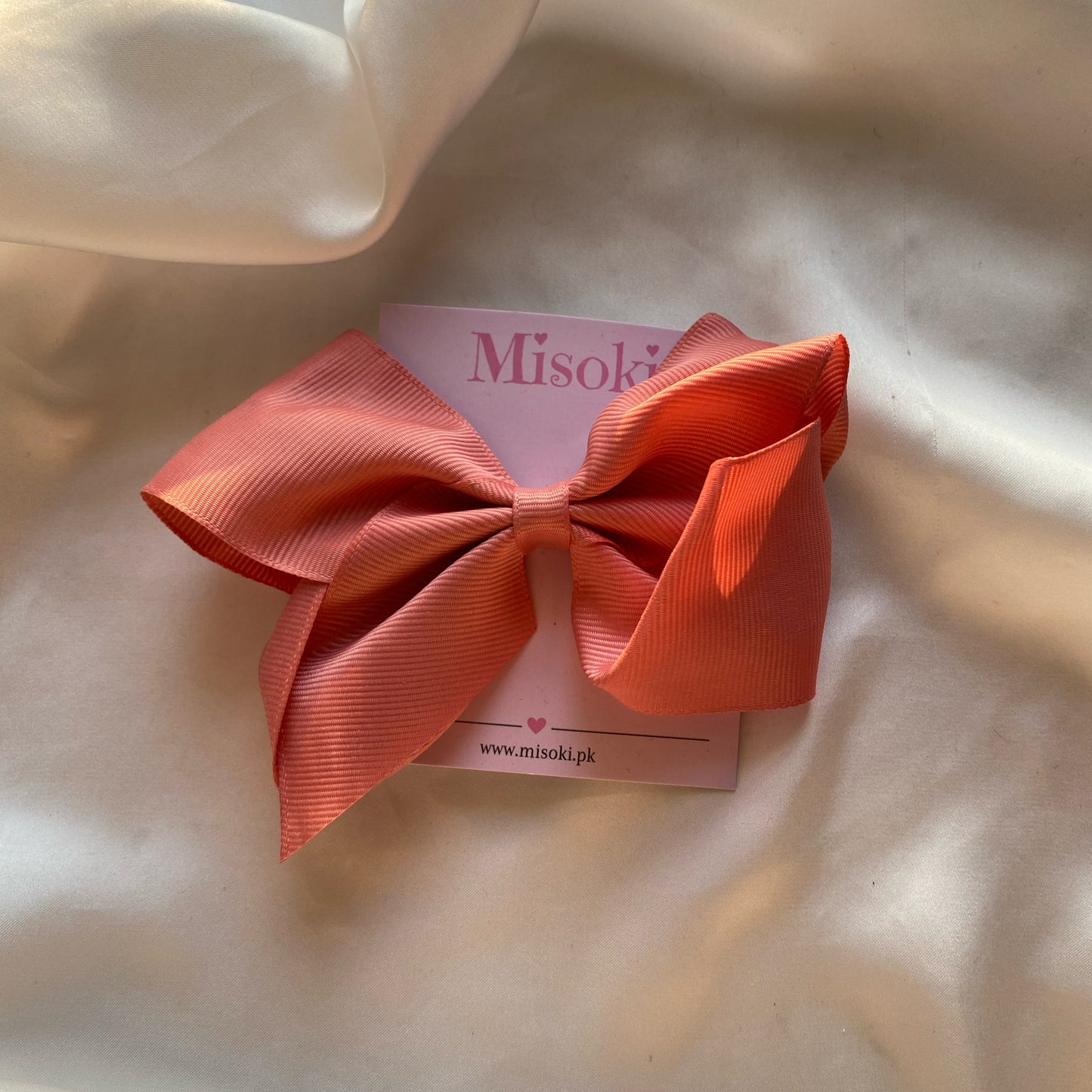 Nude pink bow clip – Misoki