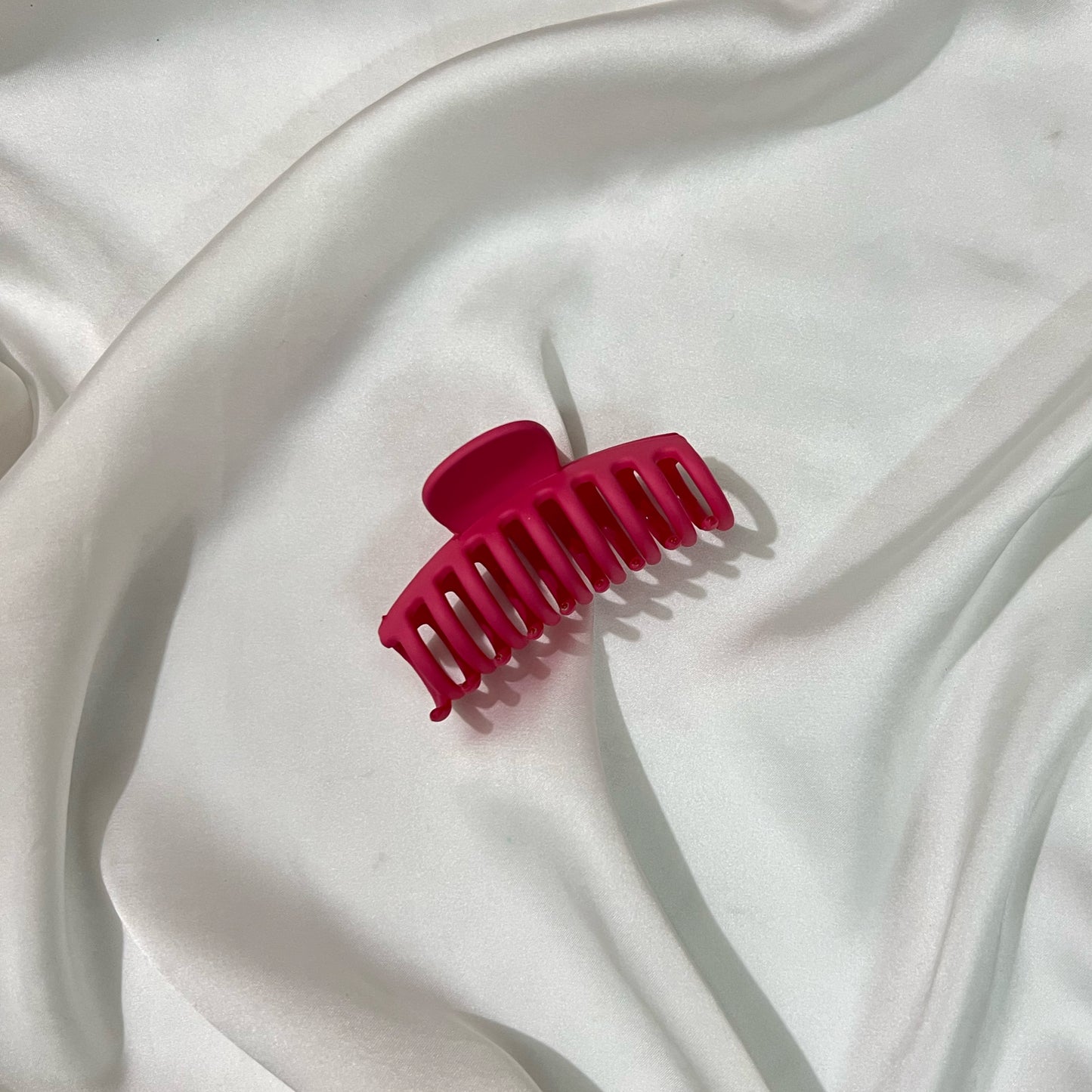 Hot pink claw clip – Misoki