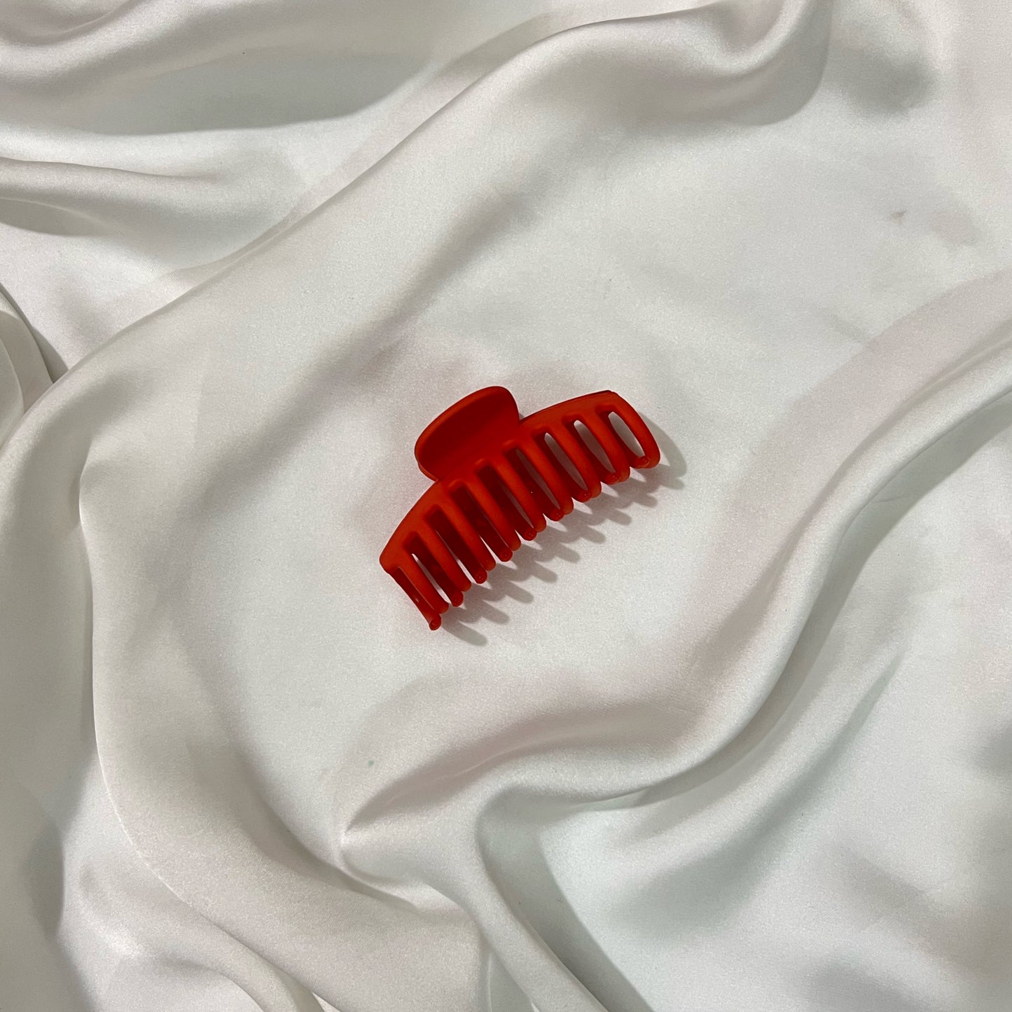 Cherry claw clip – Misoki